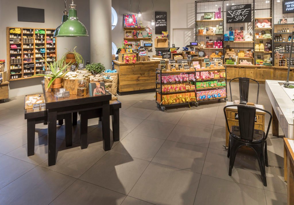 Lush Store, Dubai Mall - Retail Store/Shop Interior Design on Love That ... Lush Store, Dubai Mall - Retail Store/Shop Interior Design on Love That ...